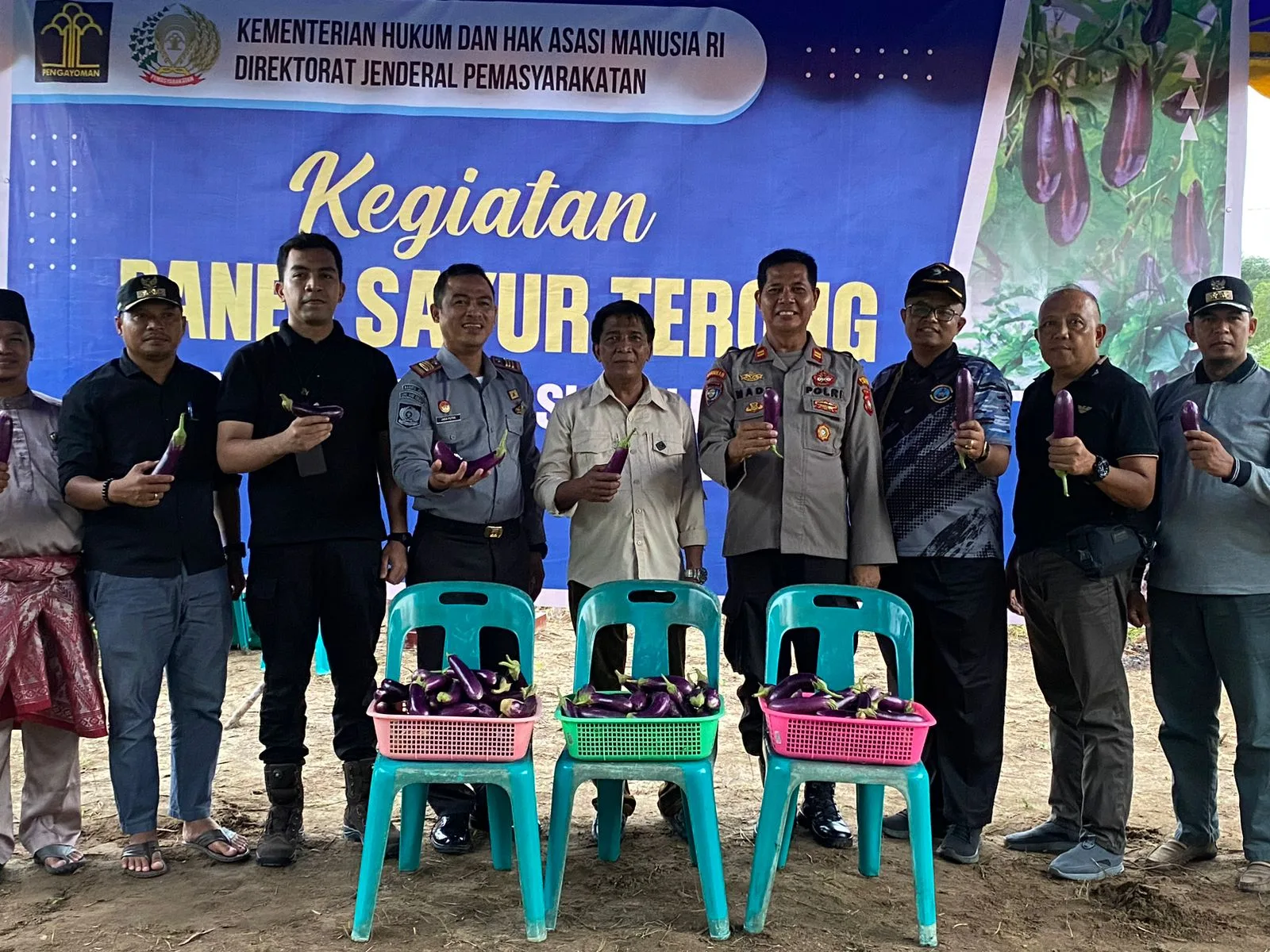 Panen Perdana Sayur Terong Hasil Cocok Tanam WBP di Lahan SAE Lapas Dabo Singkep – Kutipan