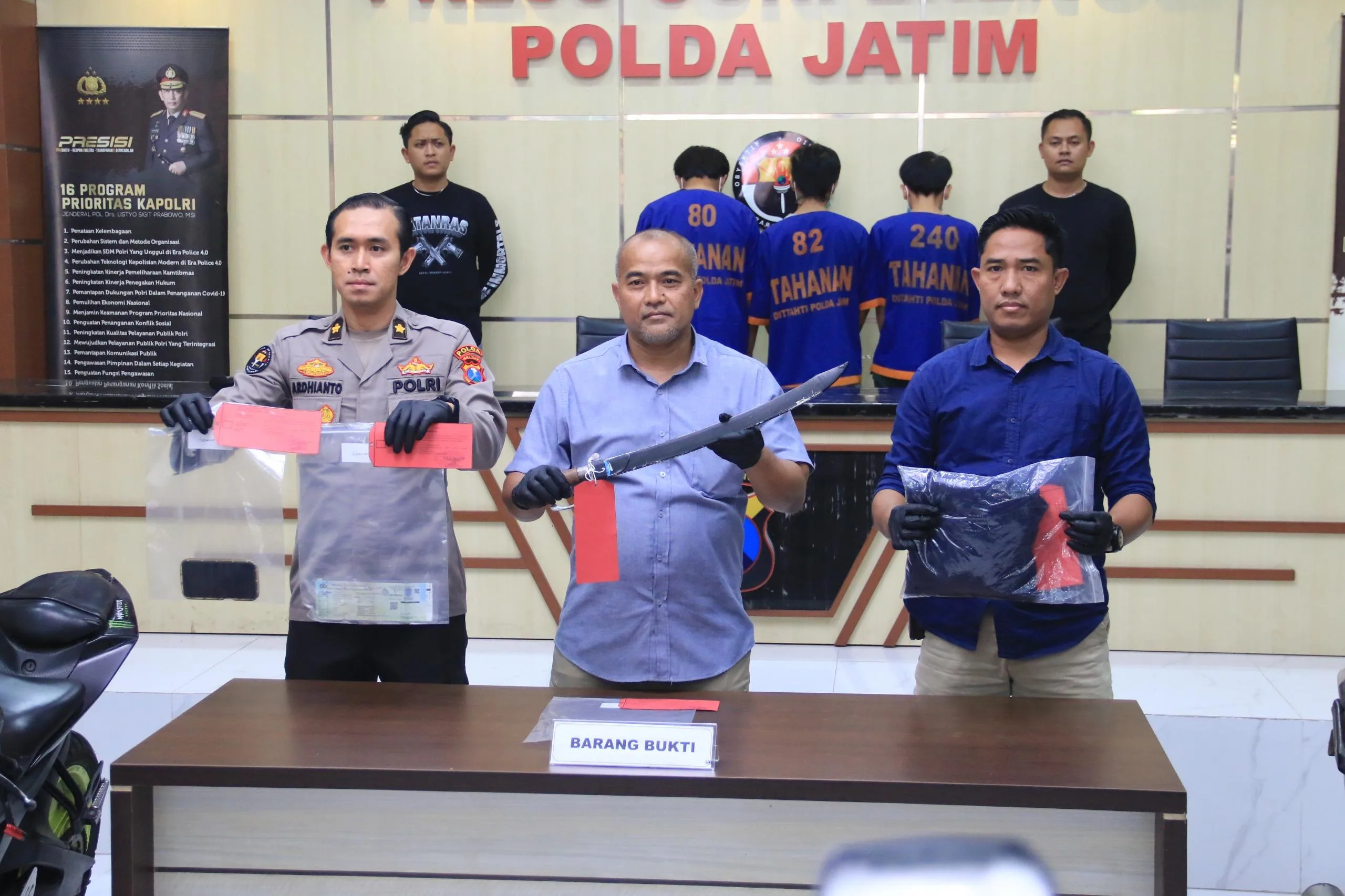Aksi Brutal Begal Remaja di Ladang Tebu, Polisi: ‘Tak Kenal Siang atau ... Aksi Brutal Begal Remaja di Ladang Tebu, Polisi: ‘Tak Kenal Siang atau ...